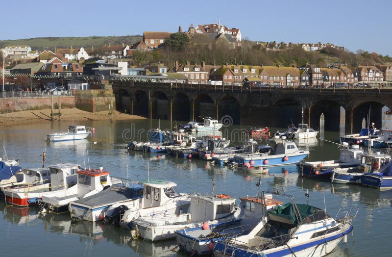 Haven in Folkestone. Kent. Engeland Redactionele Afbeelding - Image of ...