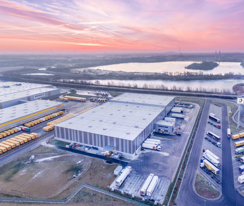 HAVI distribution centre editorial image. Image of centre - 85048575