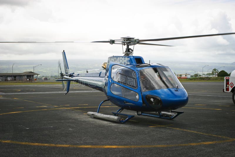 Hawaii - Helicopter tours editorial photography. Image of heli - 19635072