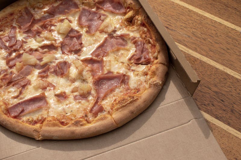 Pic of Packet Assistant Hawaii Pizza: Tomato Sauce, Cheese, Ham ...