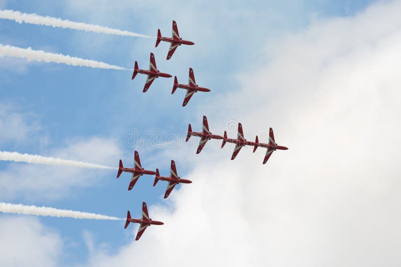 Hawk T1 Jets in Arrow Formation Stock Image - Image of blue, colored ...