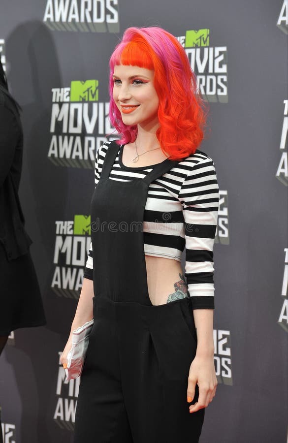 Hayley威廉斯 图库摄影片. 图片 包括有 钱包, 空白, 头发, 普遍, 名望, 海莉, 活动, 好莱坞 - 49152912