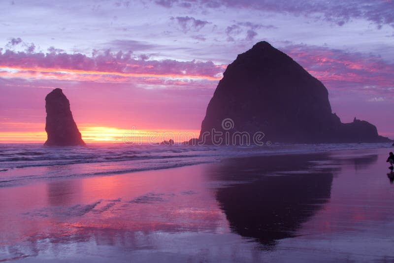 Haystack Rock stock image. Image of sandy, sand, waves - 37351773