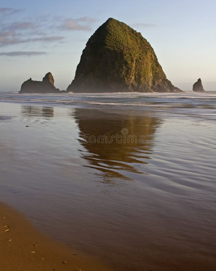 Haystack Rock, Cannon Beach Stock Image - Image of oregon, landscape ...