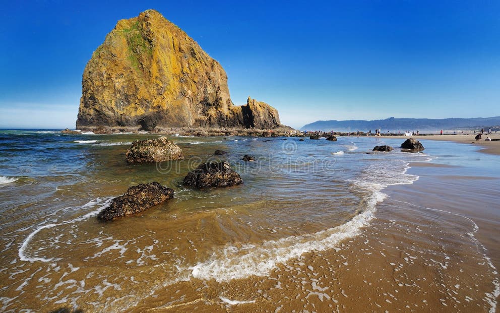 Haystack Rock in Cannon Beach Stock Image - Image of haystack ...