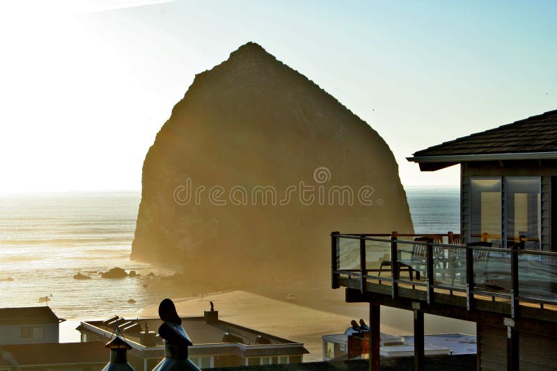 Haystack Rock on Cannon Beach Stock Photo - Image of seaside, dwelling ...