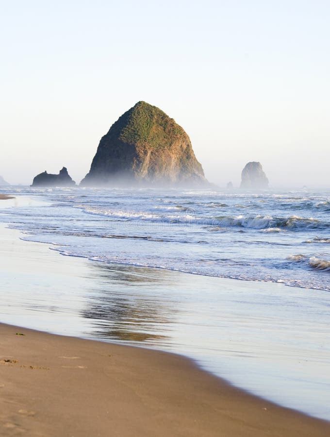 Haystack Rock at Cannon Beach, Oregon, US Stock Photo - Image of view ...