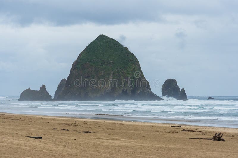 Haystack Rock Near Cannon Beach Oregon USA Stock Image - Image of ...