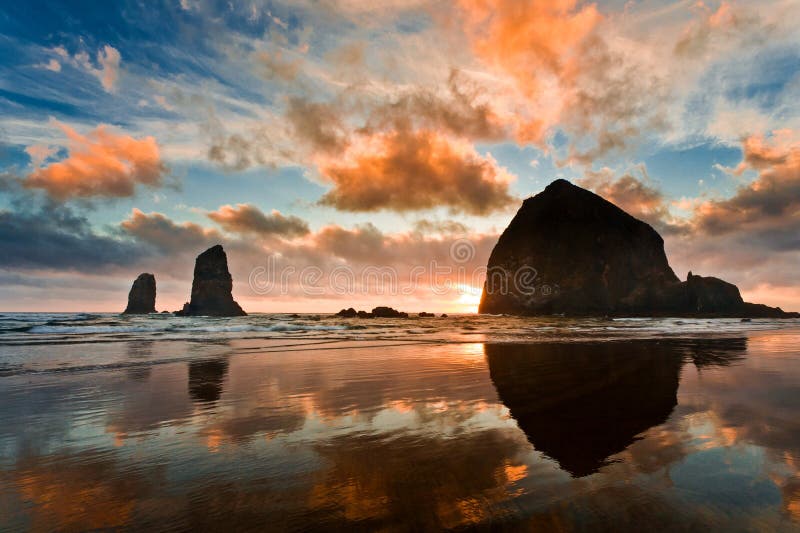 Haystack Rock stock photo. Image of peaceful, waves, oregon - 37344498