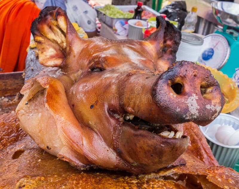 Roast pig s head stock image. Image of broiled, roast - 7687125