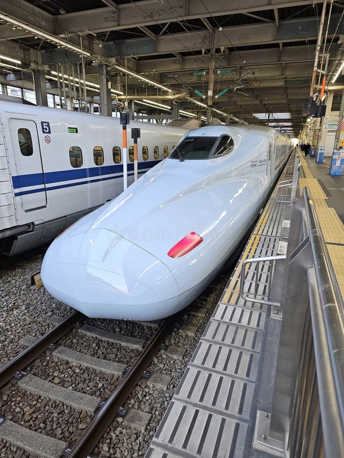 Head bullet train editorial photography. Image of metro - 324306602