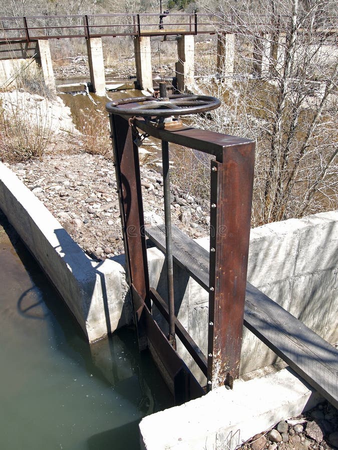 Head Gate stock image. Image of canyon, fluid, agriculture - 41180725