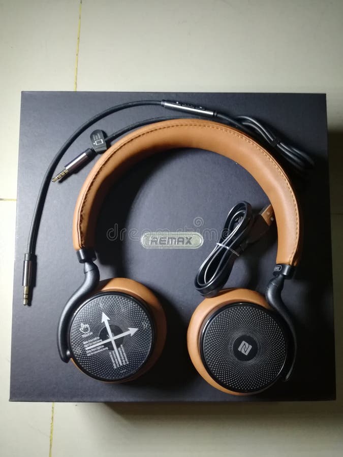 Headphone editorial image. Image of wireless, electronics - 84160615