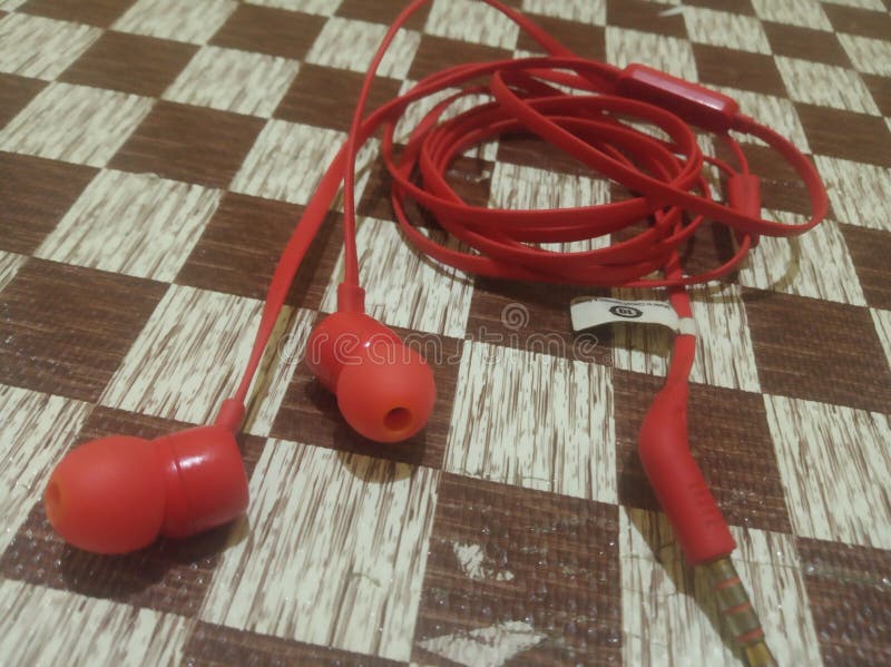 Headset in Ear Warna Merah Super Bass Stock Image - Image of super ...