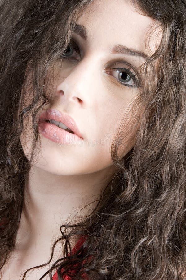 Headshot trigueno hermoso imagen de archivo. Imagen de sonrisa - 1719839