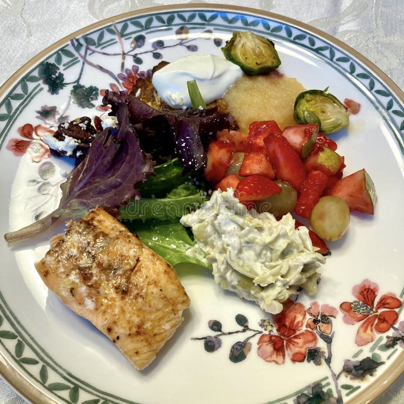 Healthy Broiled Salmon Dinner Stock Photo - Image of salmon, applesauce ...