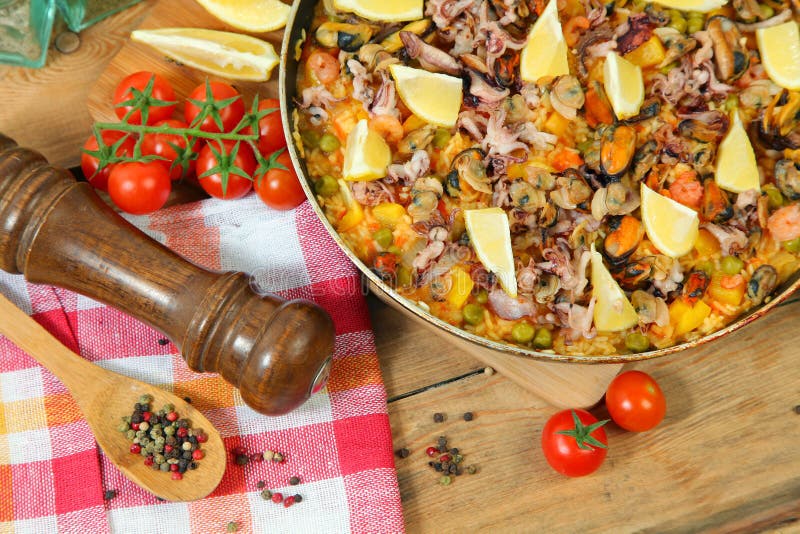 Healthy paella stock image. Image of mussels, spanish - 38124141
