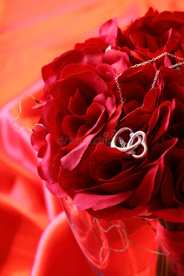 Heart Necklace on Red Roses C Stock Image - Image of cloth, linked ...