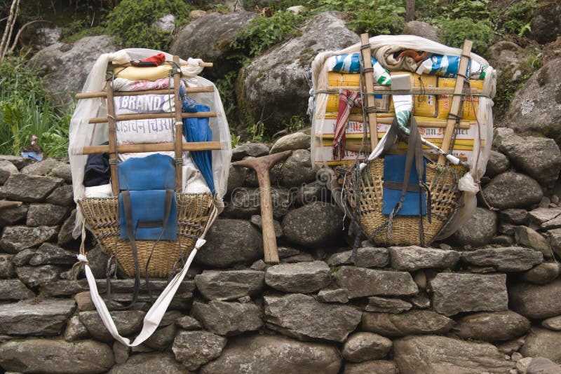 Heavy Baggage editorial photo. Image of transport, pack - 15639436