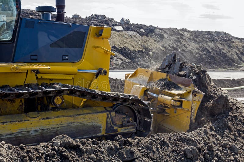 Heavy Caterpillar Construction Machine Stock Image - Image of dirt ...