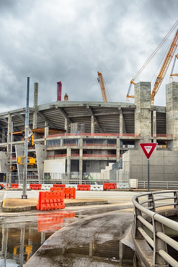 Heavy Construction Cranes Erecting Concrete Building Stock Photo ...
