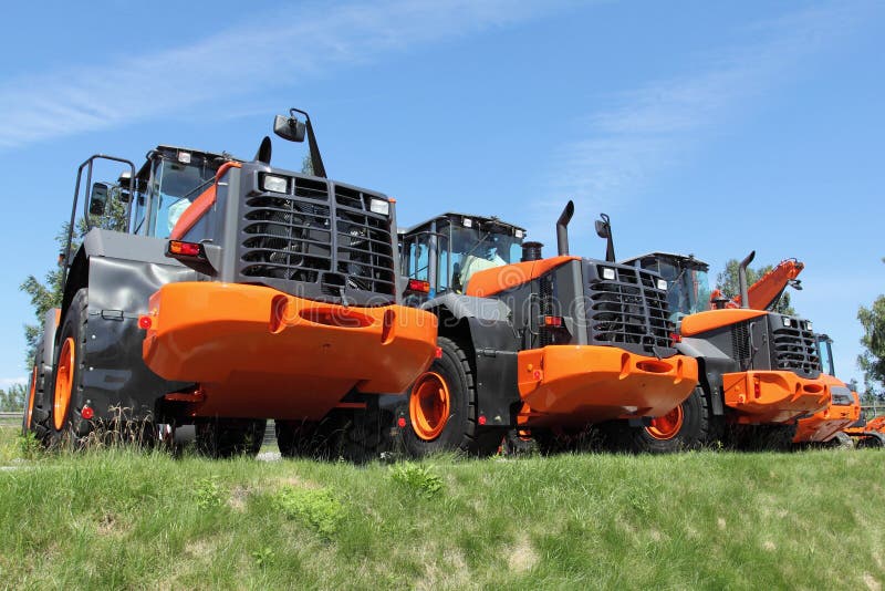 464 New Orange Bulldozer Photos - Free & Royalty-Free Stock Photos from ...