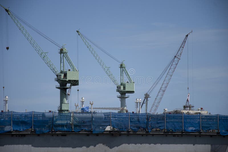 Heavy-duty Cranes Used in Construction and Moving Large, Heavy Objects ...