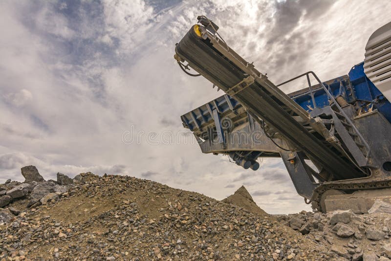 Machinery in a Quarry Extracting Stone. Bulldozer Stock Photo - Image ...