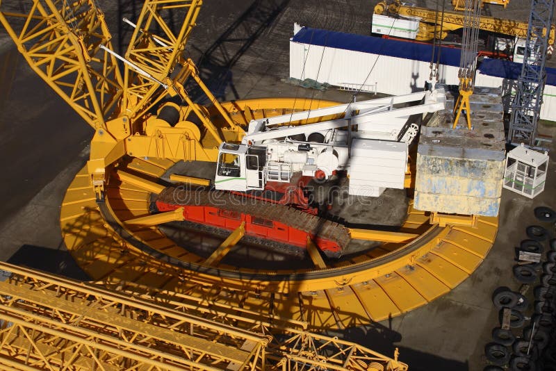 Heavy ringer crane stock photo. Image of tons, ringer - 6310132
