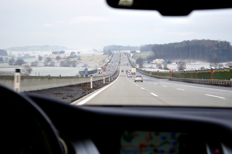Heavy traffic on highway editorial photo. Image of autobahn - 31642301