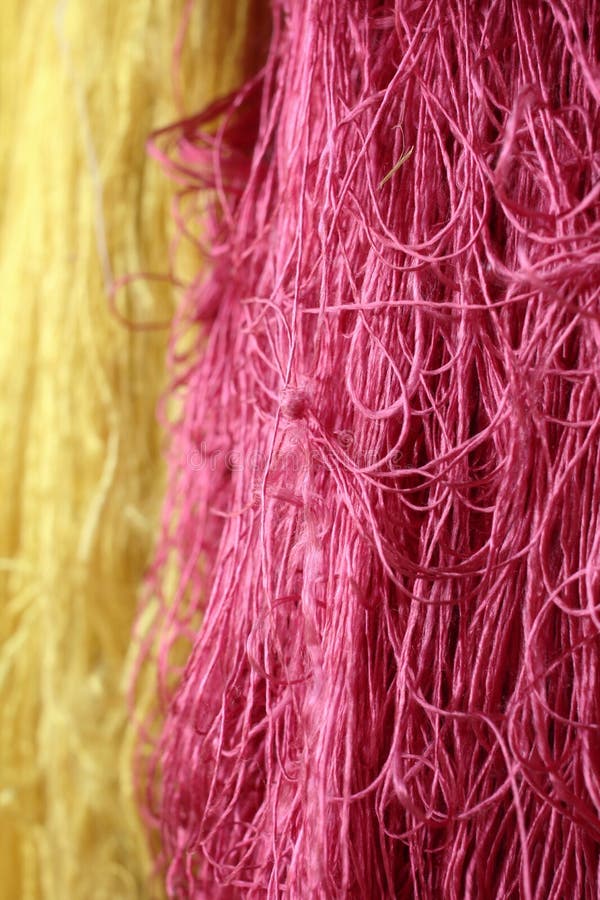 Seda cruda imagen de archivo. Imagen de capullo, thread - 36455973