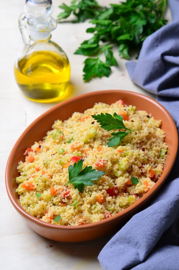 Plantaardige Kouskous Op Heldere Achtergrond Stock Foto - Image of ...