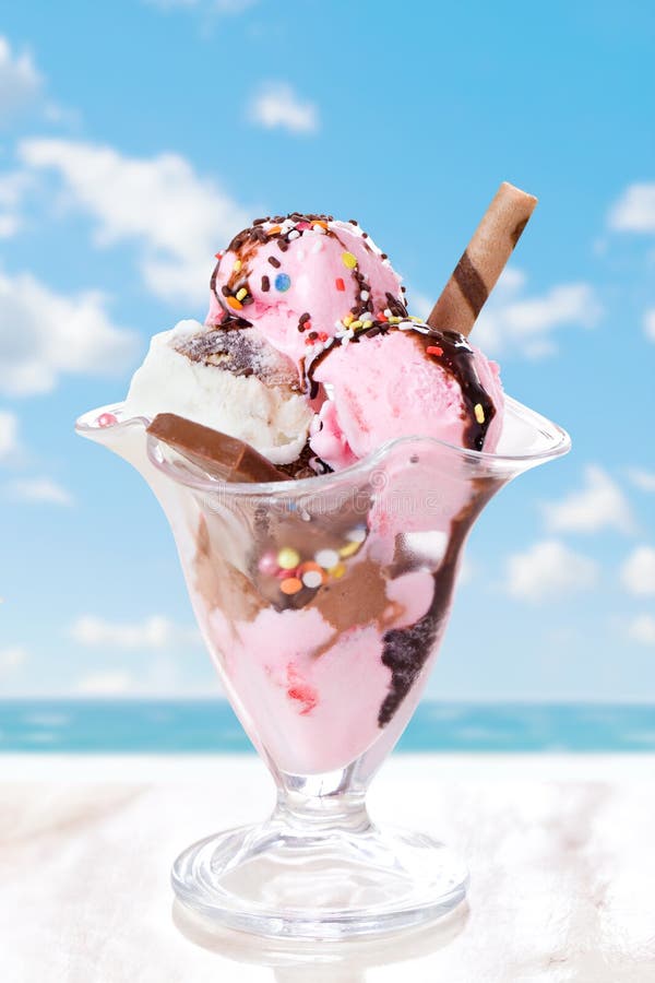 Helado Suave Del Sabor Mezclado. Foto de archivo - Imagen de blando ...