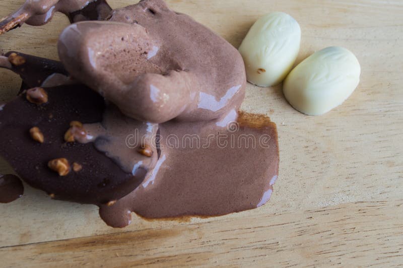 Helado derretido imagen de archivo. Imagen de amarillo - 54966279