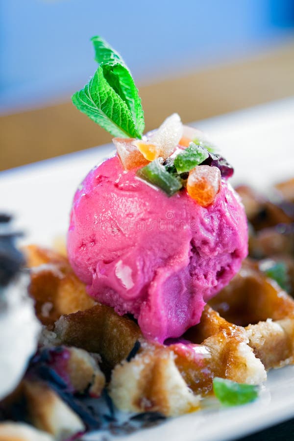 Helado italiano del gelato imagen de archivo. Imagen de chocolate ...