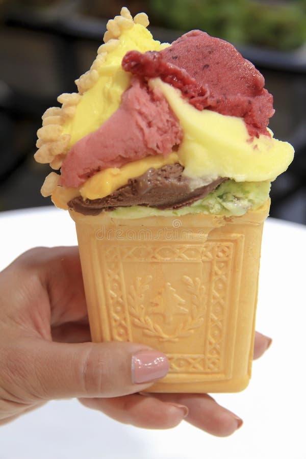 Helado Tradicional De Líbano Imagen de archivo - Imagen de comida ...