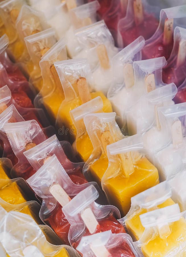 Helados Naturales a Base De Fruta Foto de archivo - Imagen de casero ...