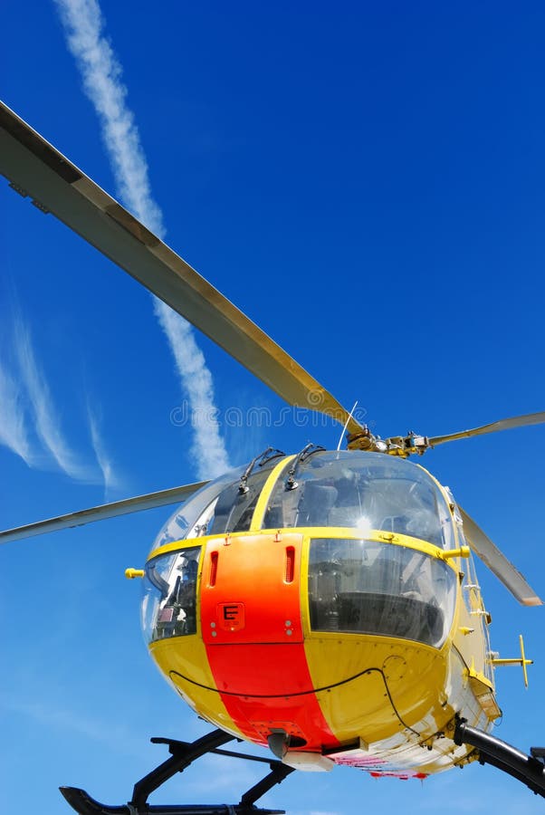 Helicóptero del rescate imagen de archivo. Imagen de recorrido - 3210895