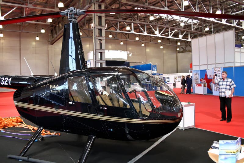 Helikopter R44 Raven2 Robinson Redaktionell Bild - Bild av kraft ...