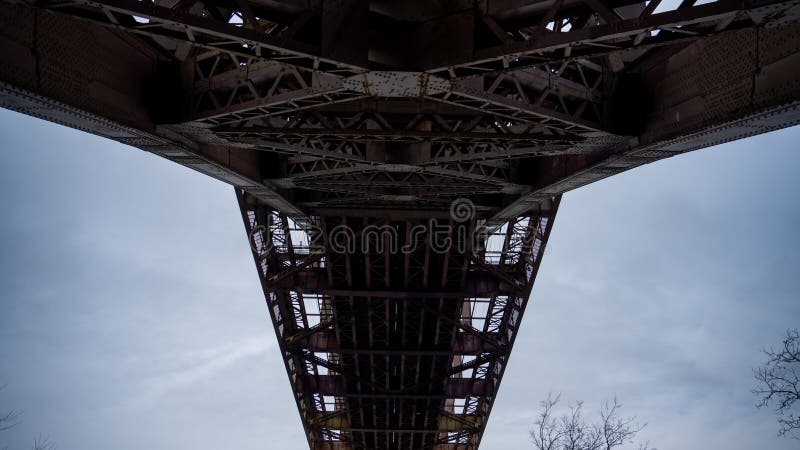 Hell Gate Bridge in New York City Editorial Stock Photo - Image of gate ...