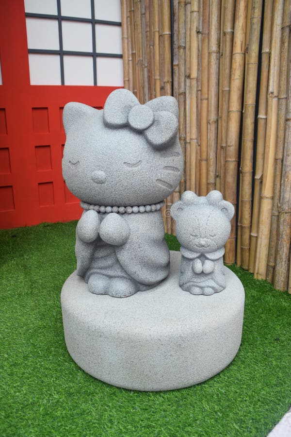 Hello Kitty Go Around Singapore Apple Temple Editorial Photo - Image of ...