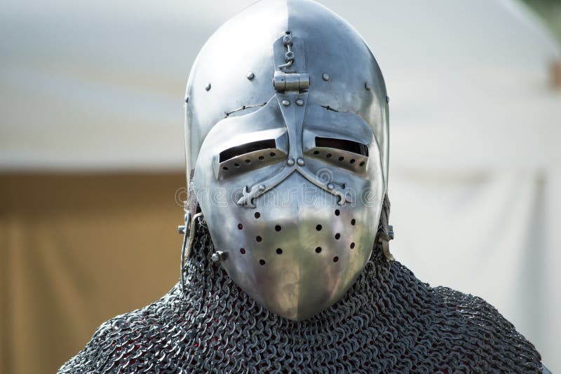 Helm Van Middeleeuwse Ridder Stock Foto - Image of wapens, overgegaan ...