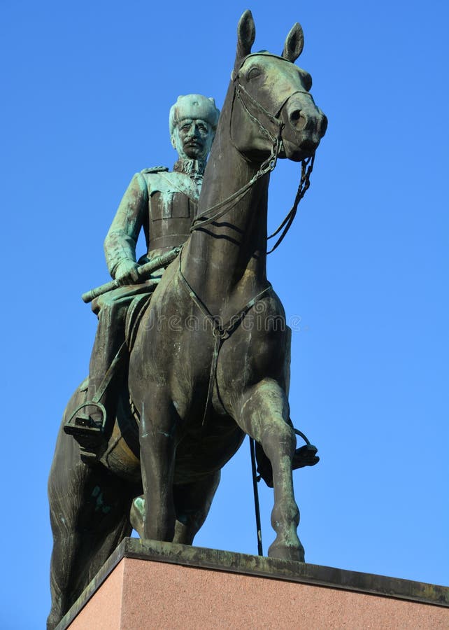 Mannerheim Statue in Front of Kiasma Editorial Stock Photo - Image of ... Mannerheim Statue in Front of Kiasma Editorial Stock Photo - Image of ...