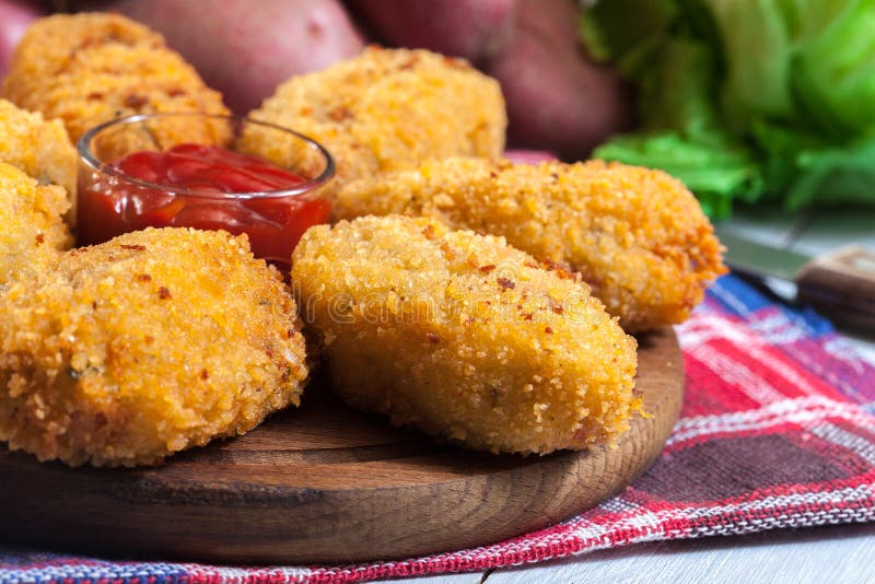 Hemlagade Kroketter Av Jamonskinka Fotografering för Bildbyråer - Bild ...