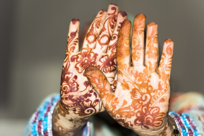 Henna Hands editorial image. Image of styled, omani, henna - 49218520