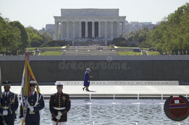 Her Majesty Queen Elizabeth II Walking Editorial Image - Image of north ...
