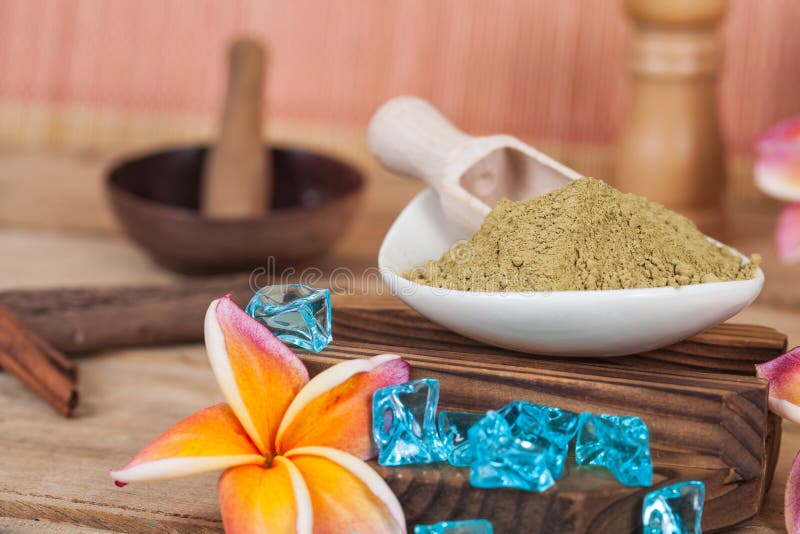 Herbal Powder in Plate ,concept Herbal Stock Image - Image of healthy ...