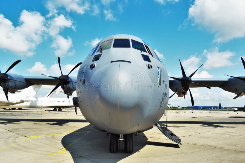 Hercules editorial image. Image of flight, deploy, airborne - 71634700