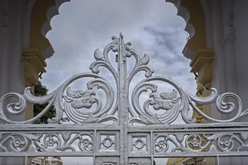 Heritage-ArchitectureCast-iron Grill Work Compound Railing Mysore ...