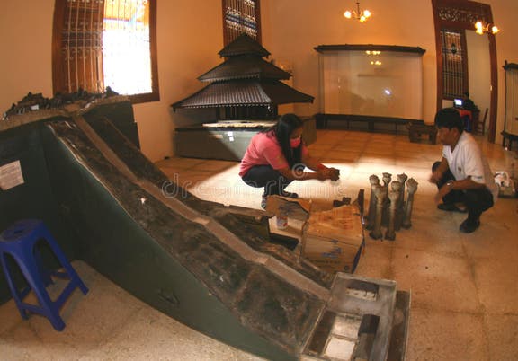 Heritage objects editorial photo. Image of table, solo - 37490476